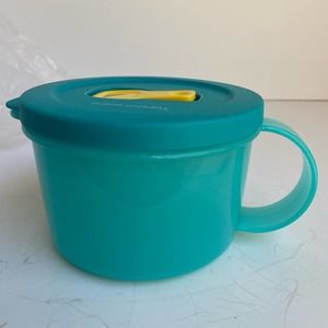 Tupperware | Kitchen | Tupperware Crystalwave Soup Mug 2 Cup Container ...
